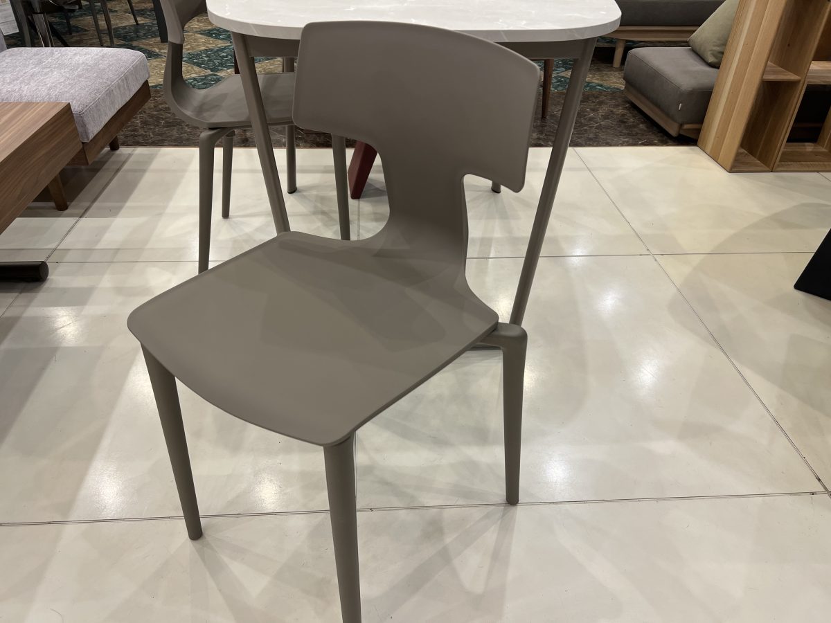 COLOS・SPLITサイドチェア入荷 | 住賓館オフィシャル | 世界の名品をコレクション お客様テイストの家具セレクトショップ