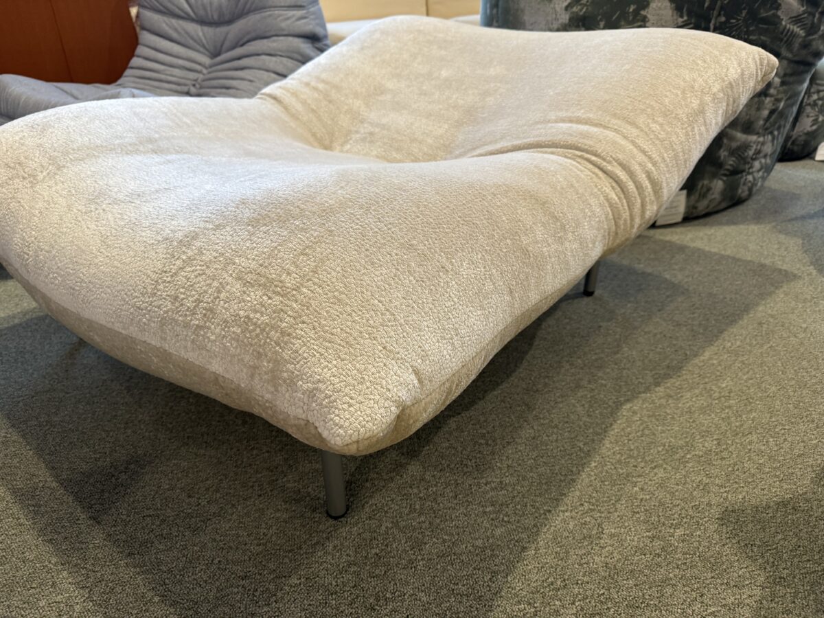 ligne roset・CALINカランXSD | 住賓館オフィシャル | 世界の名品をコレクション お客様テイストの家具セレクトショップ